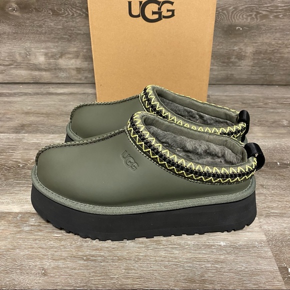 UGG | Shoes | Ugg Tazz Ultra Matte Seaweed Platform Slippers New In Box ...